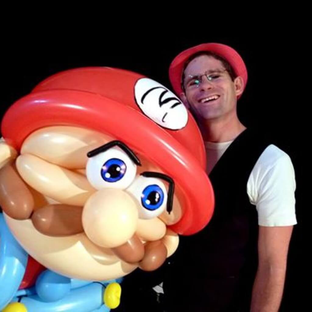 ballon mario géant - Spectacle enfant, magicien,clown Bordeaux et Landes